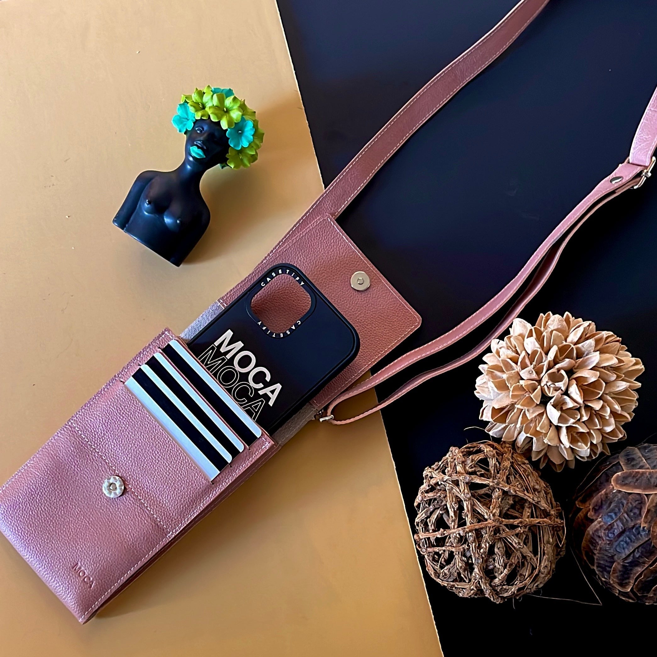 Bandolera de cuero para mujer – Moca Marroquinera